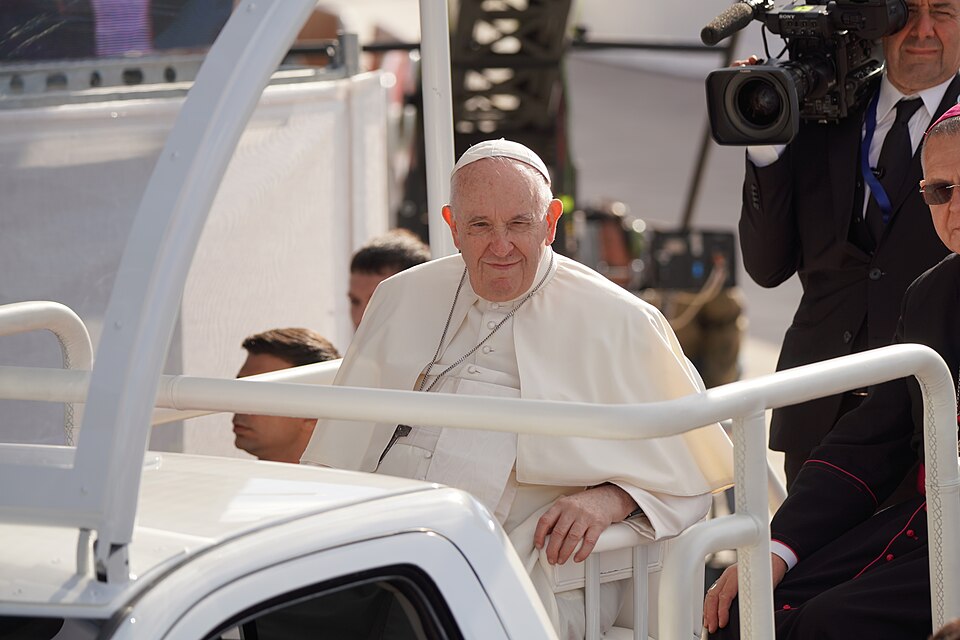 Trump Buddies Bannon And Epstein Conspired To 'Take Down' Pope Francis ...